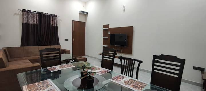 Family Guesthouse W/ Clean Rooms & Parking, Punjab - Ludhiana