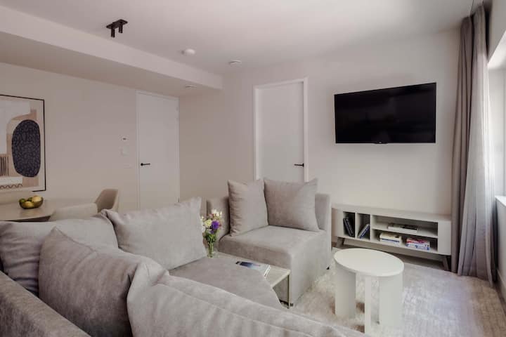 Downtown Rotterdam Apt W/ Free Parking & Fast Wifi - Rotterdam