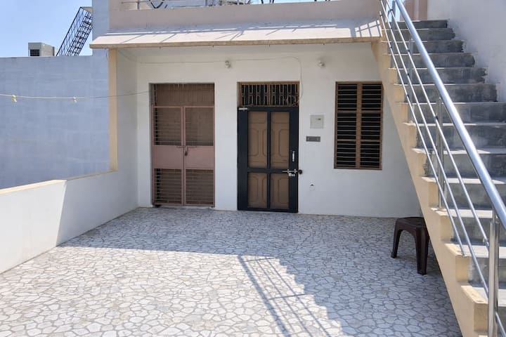 Anand Villa - Kanpur