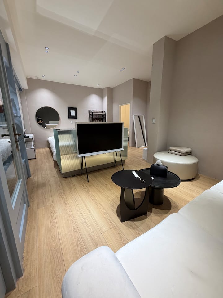 The Soft Gallery - North District