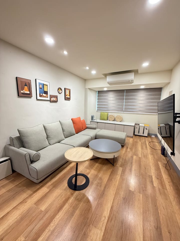 Warm Wood Living - North District