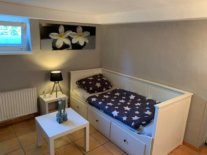 1 Zimmer Mit Eigener Küchenzeile Im Speckgürtel - Seevetal