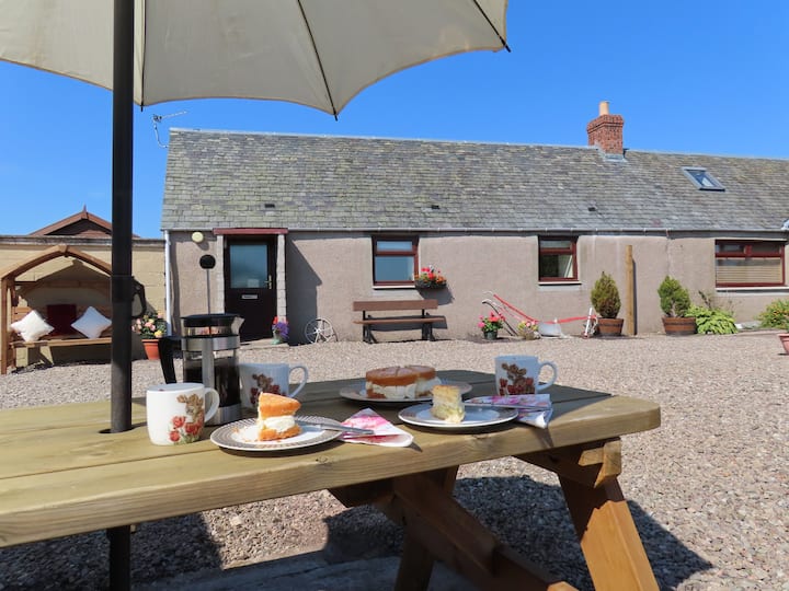 Peaceful Farm Cottage - Private Garden And Sauna - Dunkeld