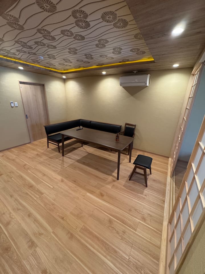 【和風】3階建て1棟貸し ダブルベッド7個 | 最大14名—福和の宿— - Osaka