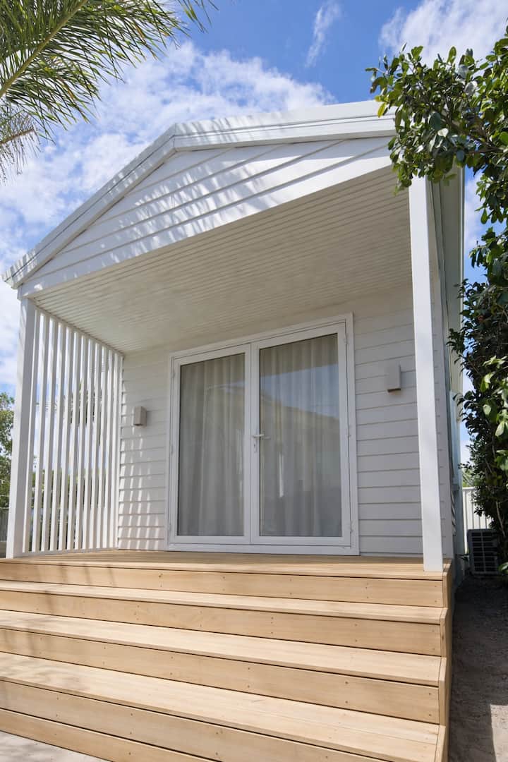 Perfect For Holidays. Kayaking Down The Canals - Gold Coast