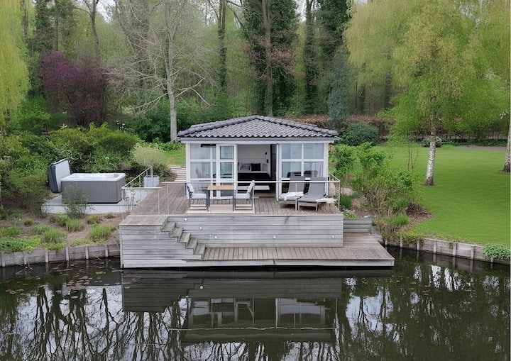 Slapen Aan Het Ven * Lodge Met Jacuzzi & Ontbijt * - Nijmegen