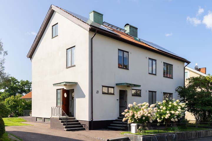 Central Vindslägenhet I Villa - Gothenburg