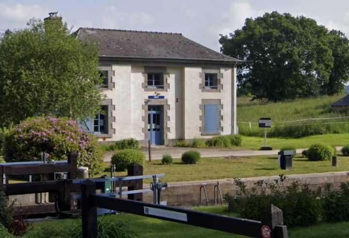 Gîte Privatif Dans Une Véritable Maison ÉClusière - Tinténiac