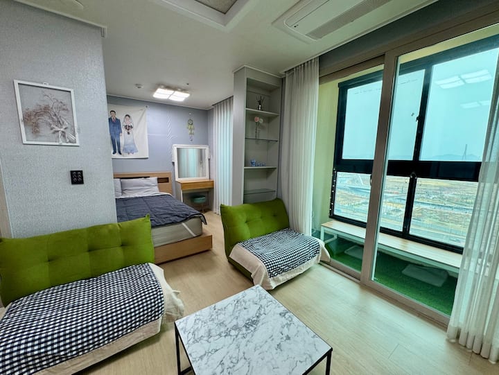 부산역 Ktx 3min, 짐보관, 고층, 오션뷰 Harbor Stay #84 - Busan