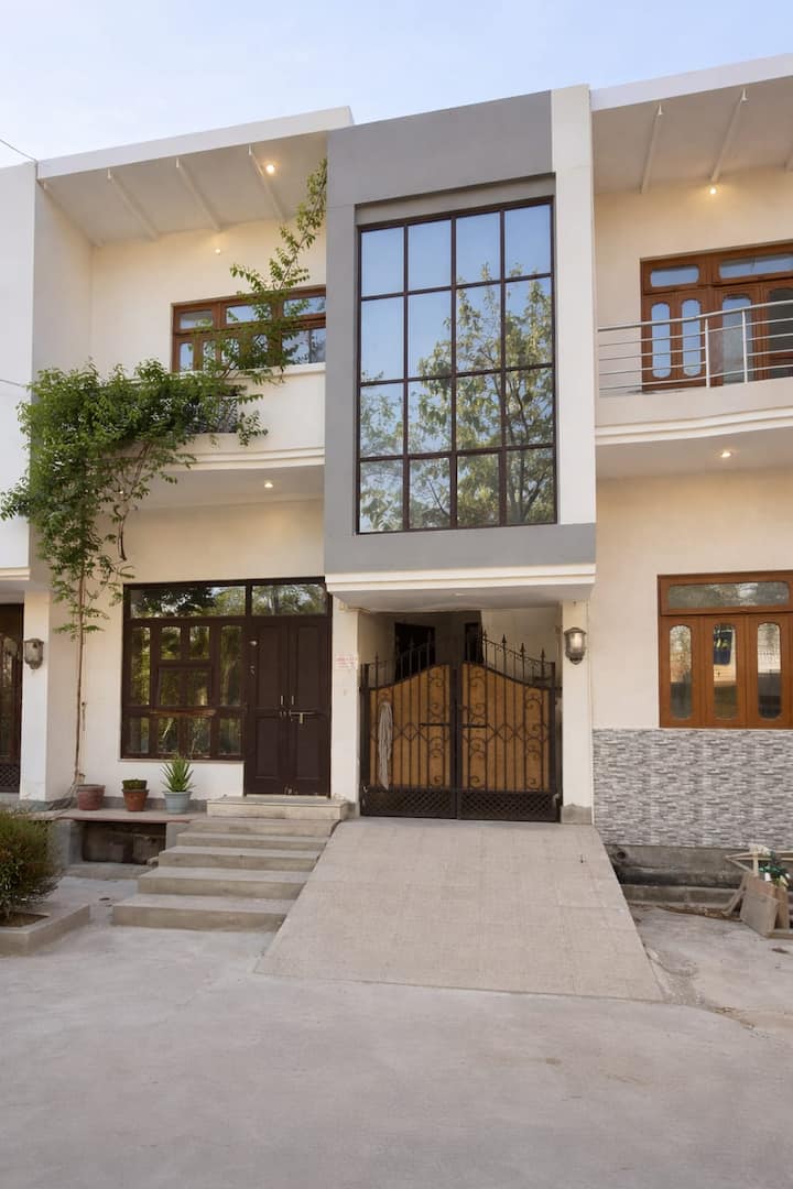 Vrindavan View - Calm And Divine 
Stay In Mathura - Mathura