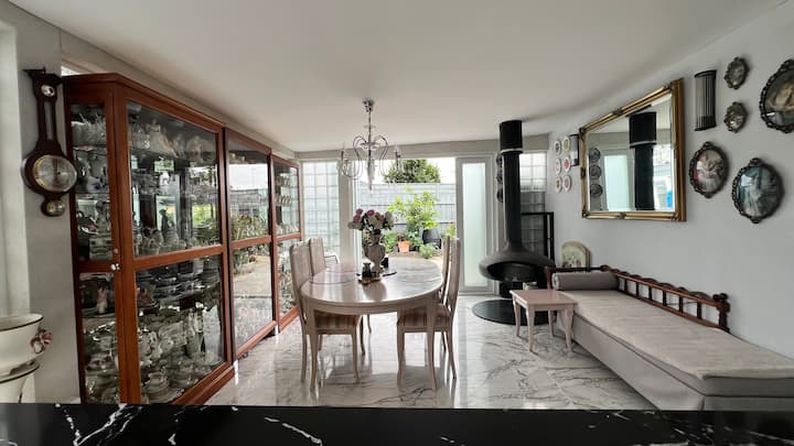 Seaford Coastal Cottage | Elegant Retreat - Frankston