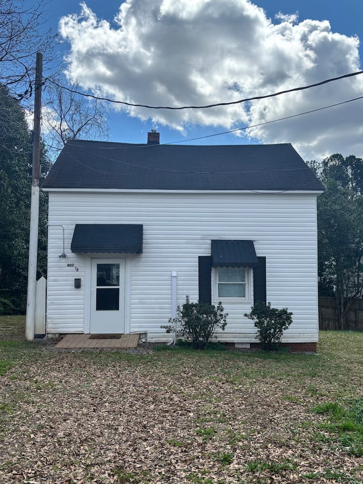 Charming Shack Near Downtown Belmont - Belmont, NC