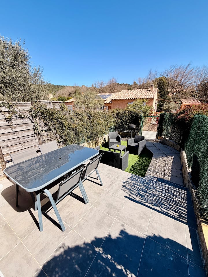 Appartement Avec Terrasse – Clim, 4 Pers. - Brignoles