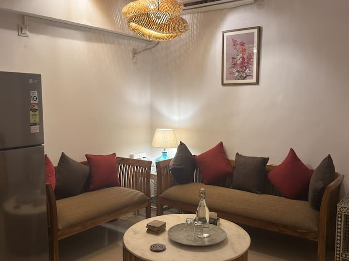 The Nook: Sunny 3bhk | Walk To Select City Saket - Delhi, India