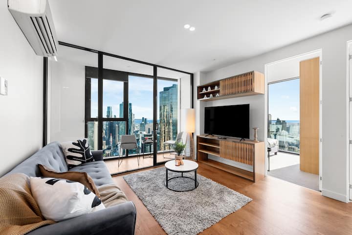 57th-floor Cbd Views · Pool & Gym · 3br · Sleeps 8 - Melbourne Cricket Ground