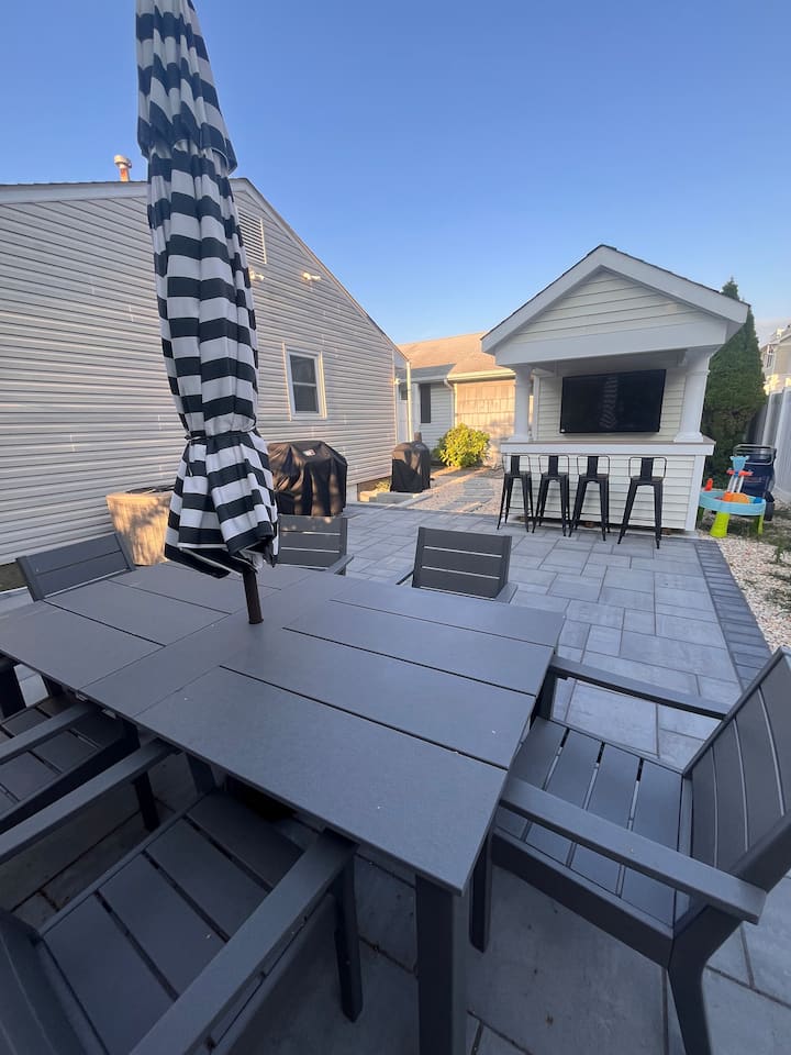 Newly Renovated 3-bed Home, Steps From The Beach! - Point Pleasant Beach, NJ