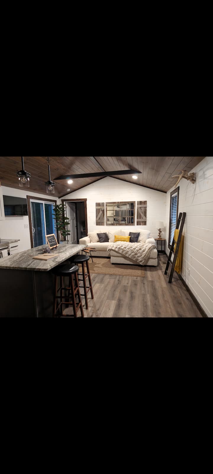 Jake's Hillside Haven - Rugby, TN