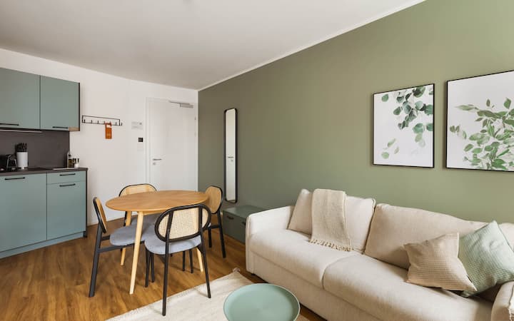 Wels Ringstraße | Comfort Suite + Sofa Bed Lt - Austria