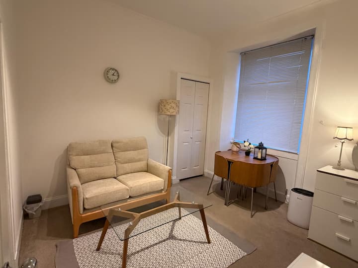 Cosy 1-bed Apartment On Seafield Road - Edinburgh
