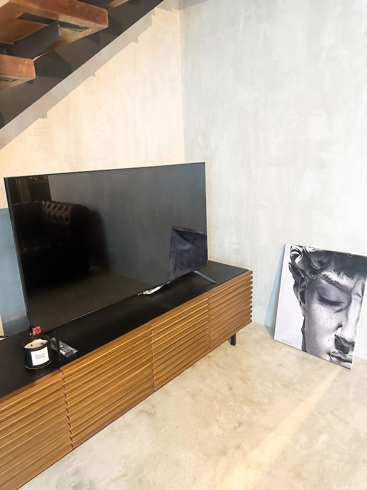 Barkada Room For 10 At Ultima Tower 3 City Center - Cebu City