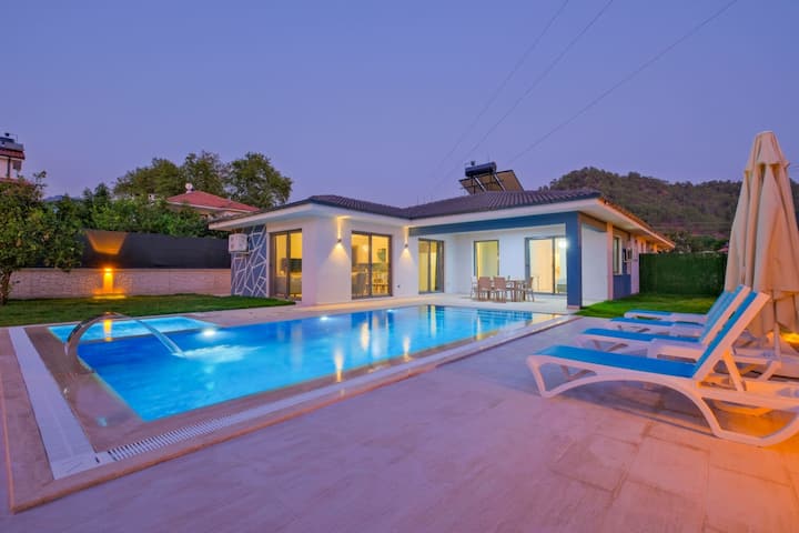 Göcek İNlice'de Havuzlu Lüks Villa - Göcek