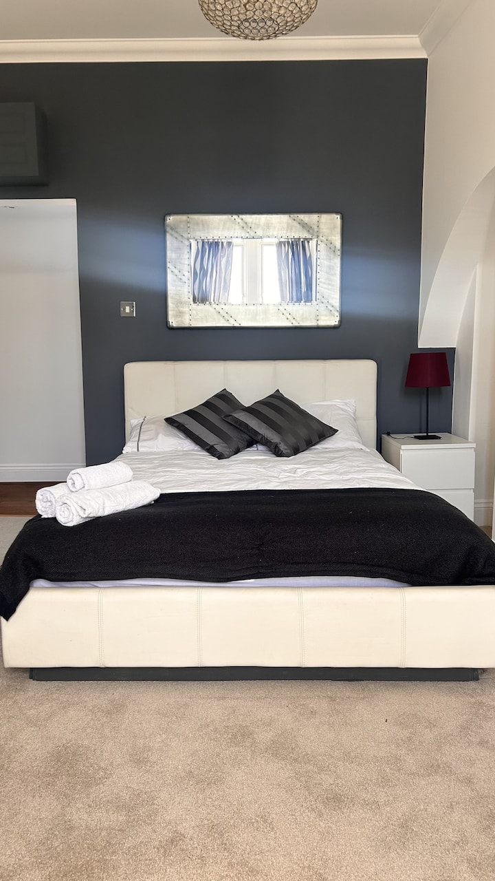 Beautiful 2 Bed City Apartment With Parking - Southampton