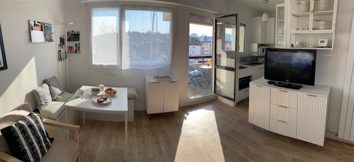 Studio Rénové Lumineux + Parking Privé - Biarritz