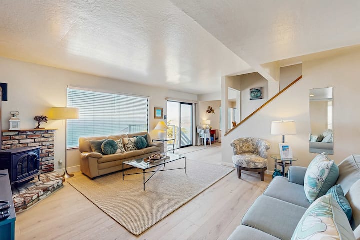 Blufftop Getaway With Private Hot Tub - Gualala, CA