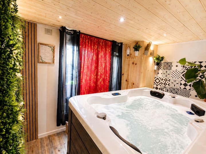 Suite Romantique Avec Jacuzzi & Sauna Privés - Grenoble