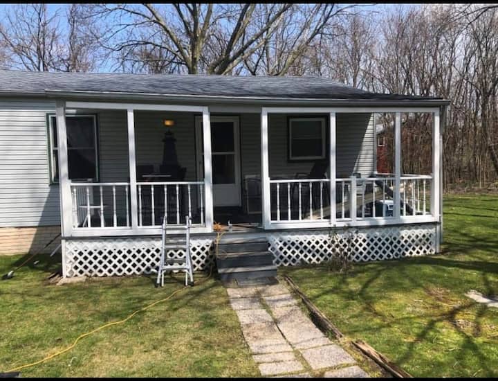 Cozy Family Cottage Near Preserve | Quiet Stay - Put-in-Bay, OH