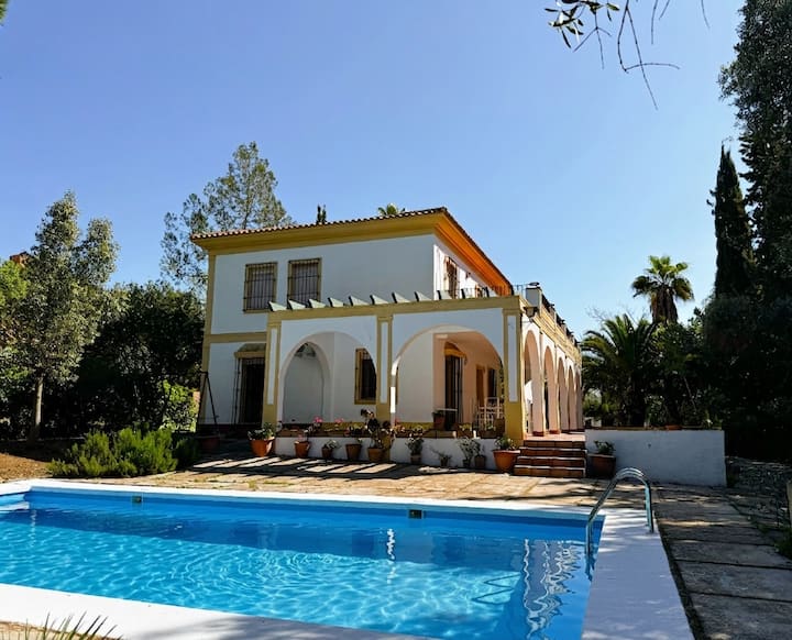Chalet Independiente Con Piscina En Sevilla - Dos Hermanas