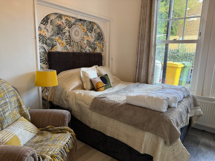 Sunshine Apartment - Maidstone