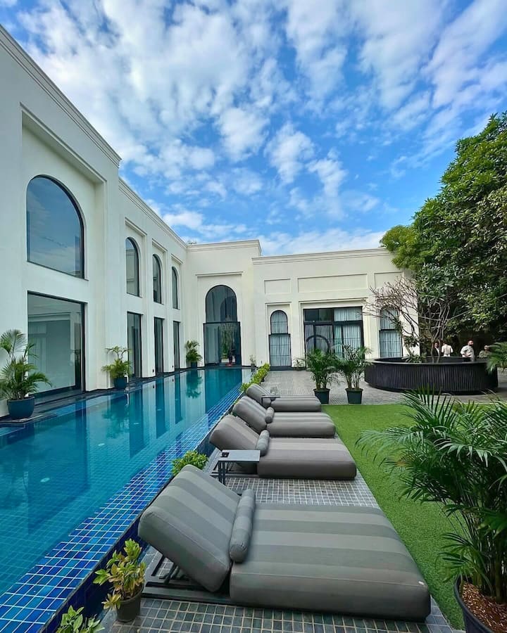In The Heart Of South Delhi + Pool & Lush Garden - New Delhi
