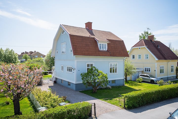 Sekelskiftesvilla Med Pool  – ÖStra Villastaden - Nyköping