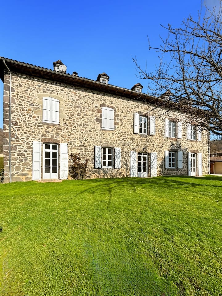 Charmante Maison En Pierre Au Cœur Du Cantal - Aurillac
