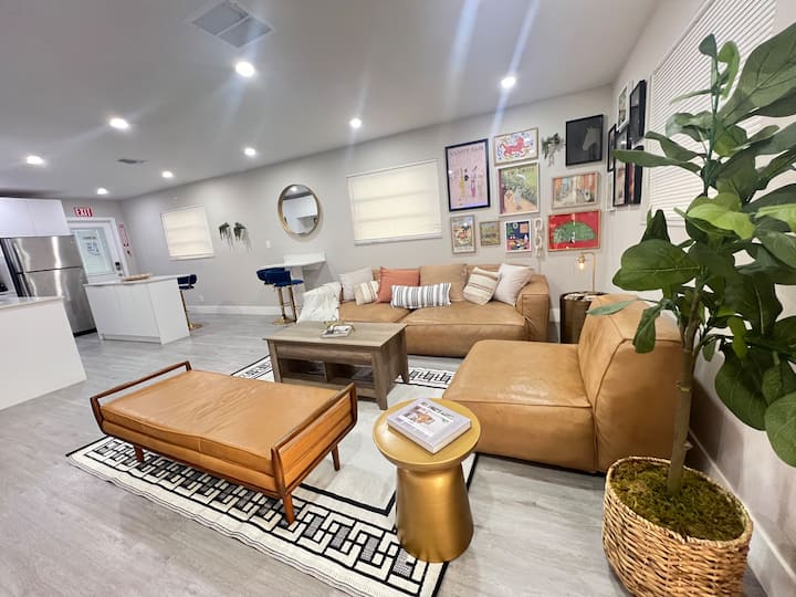 Stylish Retreat Near Beach Airport, Stadium & Port - Fort Lauderdale
