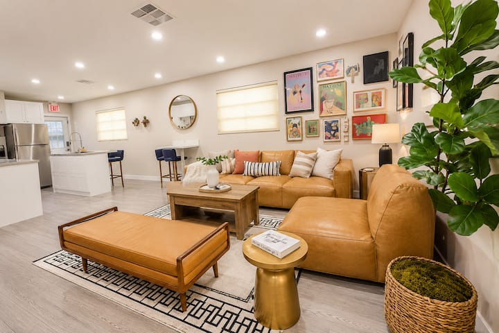 Stylish 2br Escape Near Beach & Attractions - Fort Lauderdale, FL