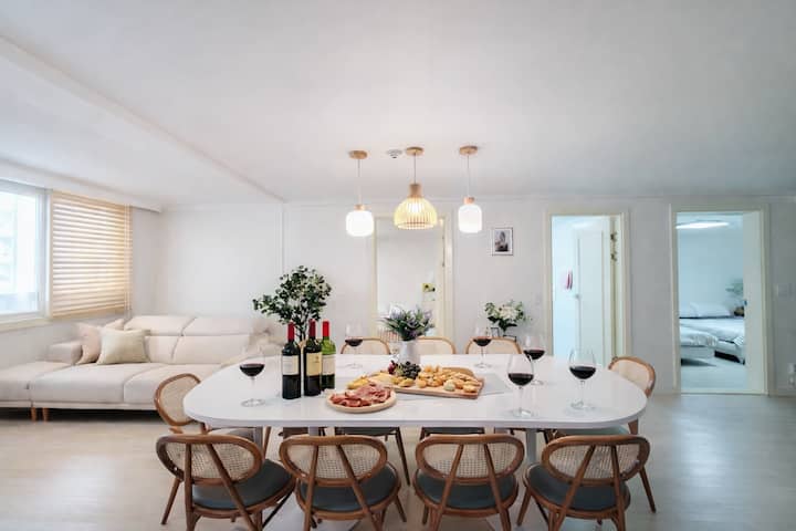 오픈특가,감성숙소,32평, 10인기준,무료주차2대, 공방거리2분,수원화성7분,행리단길 9분 - Suwon-si