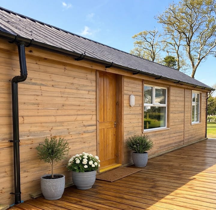 Romantic Cabin Retreat With Sauna & Cold Plunge - Armagh