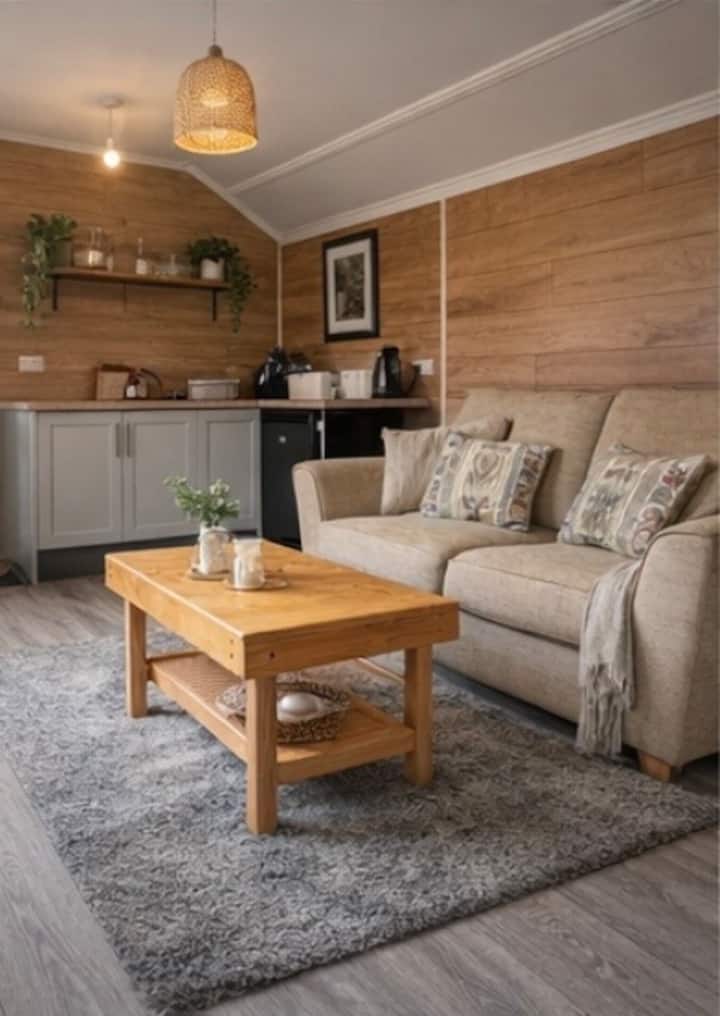 Romantic Cabin Retreat With Sauna & Cold Plunge - Armagh