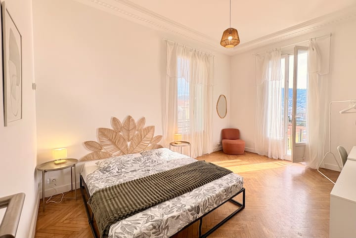Grand T3 Avec Balcon Calme Proche Centre Ville - Nice
