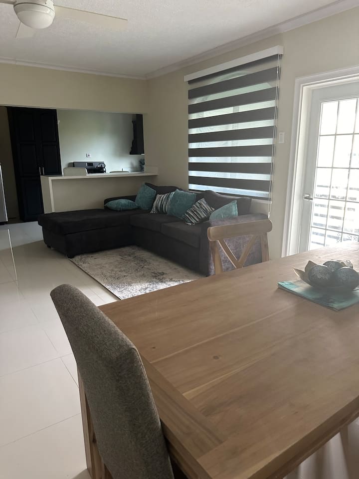 Stylish Private Room W/ Pool & Views - Jamaica