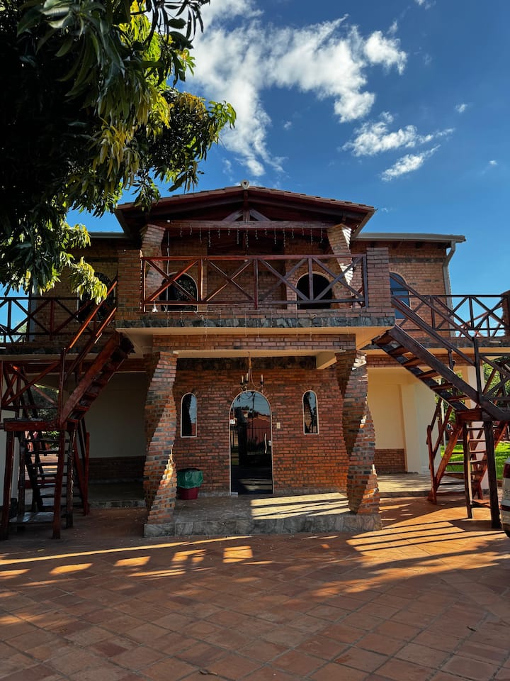 Maravillosa Casa Quinta En Yaguaron - Itá