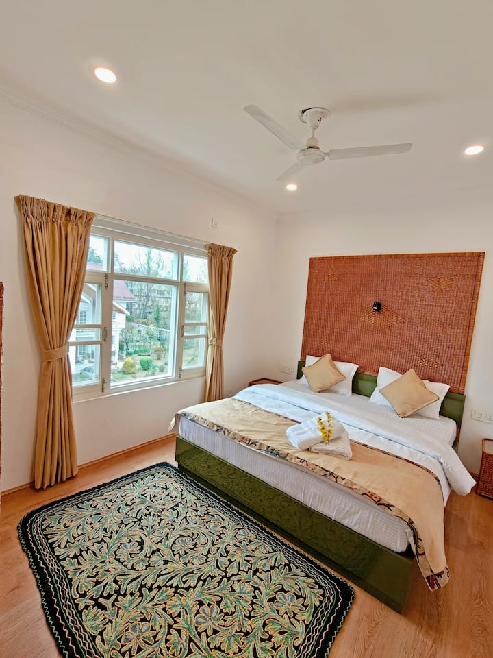 2bhk Unique Kashmiri Wicker Craft Apt. | Maskan - Srinagar