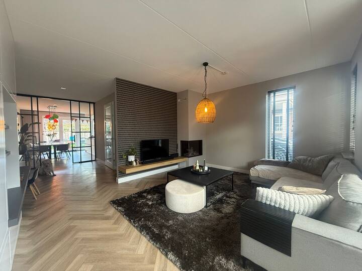 Spacious Family Home In Twente (Garden + Parking) - Enschede