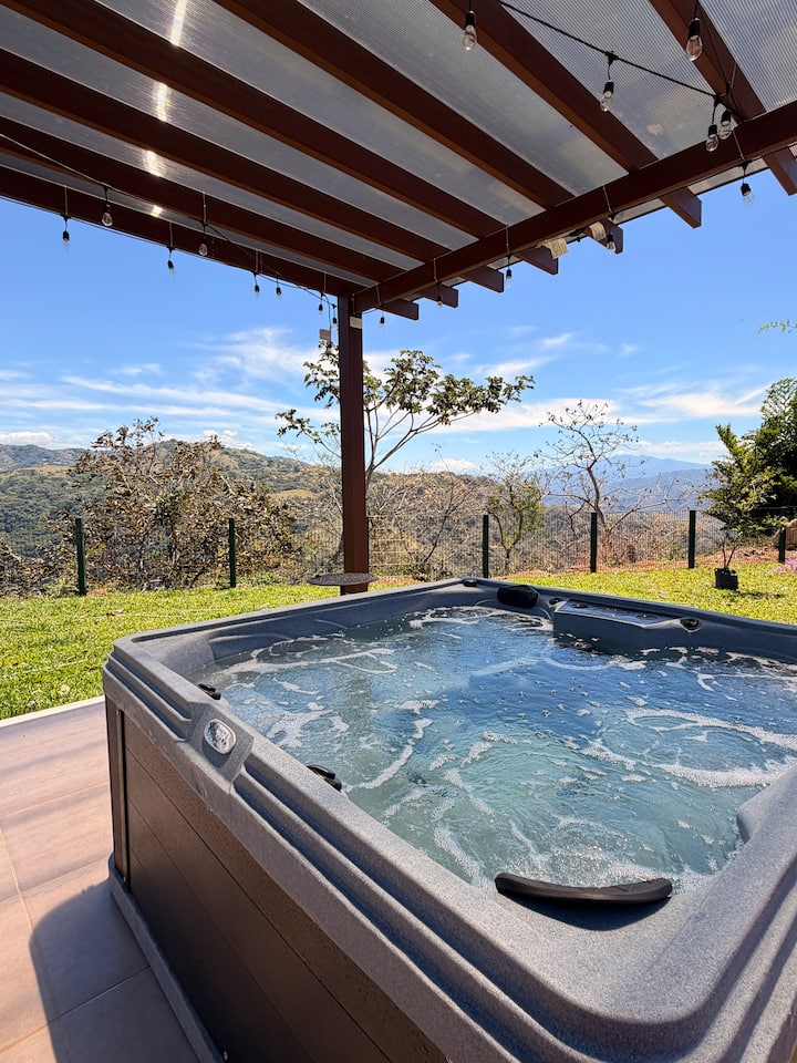 Romantic Mountain Escape - Orotina