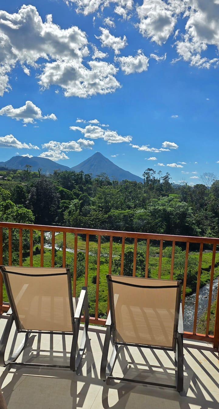 Araya's Exclusive Farmhouse Arenal +Free Farm Tour - Costa Rica