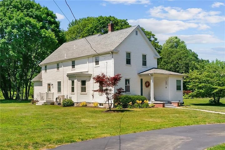 Entire Home Close To Uri Campus - South Kingstown, RI