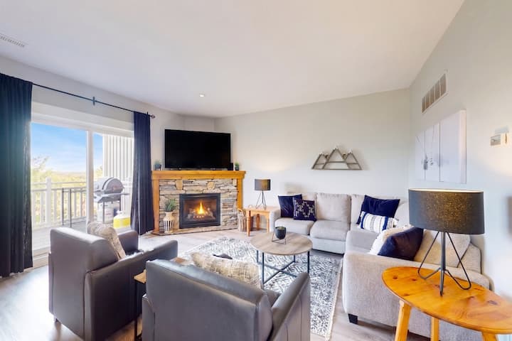 Blue Mtn Family Hideaway W/ Summer Pool + Views! - Collingwood