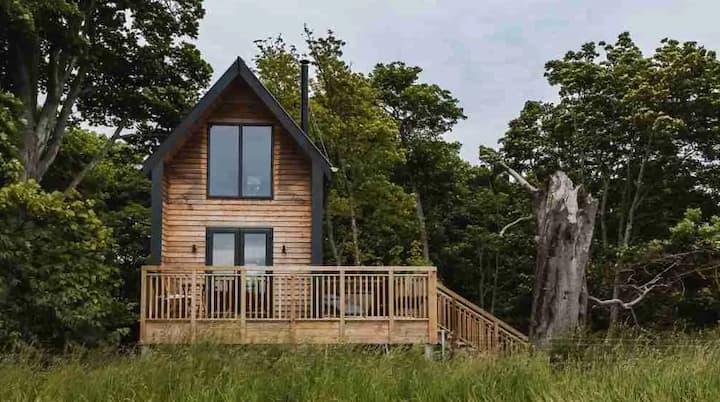 Luxury Family Cabin • Sleeps 6 - Stranraer